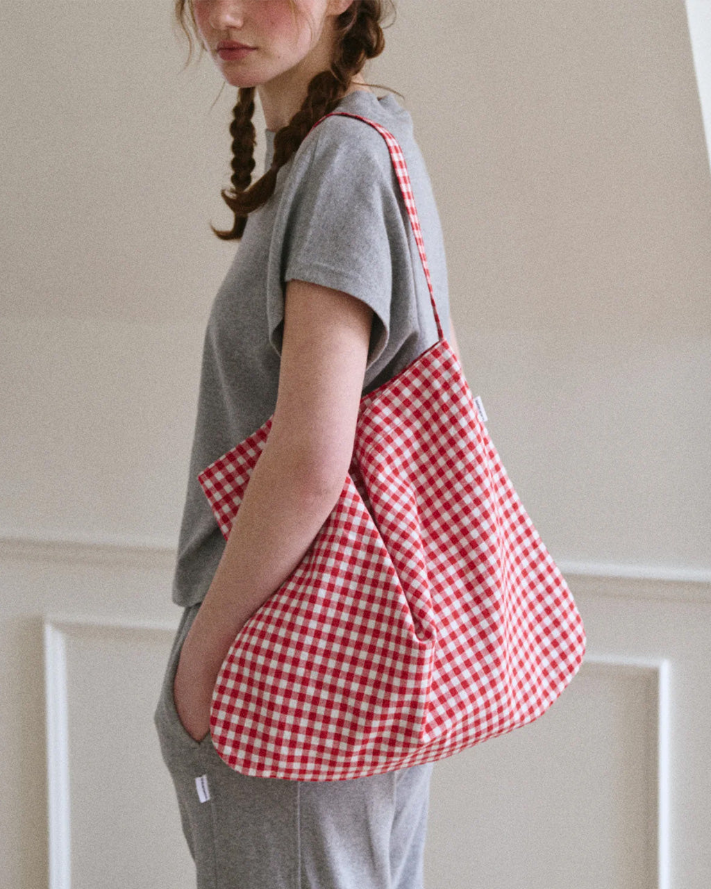 Happy Carry Bag - Red Gingham – ban.do