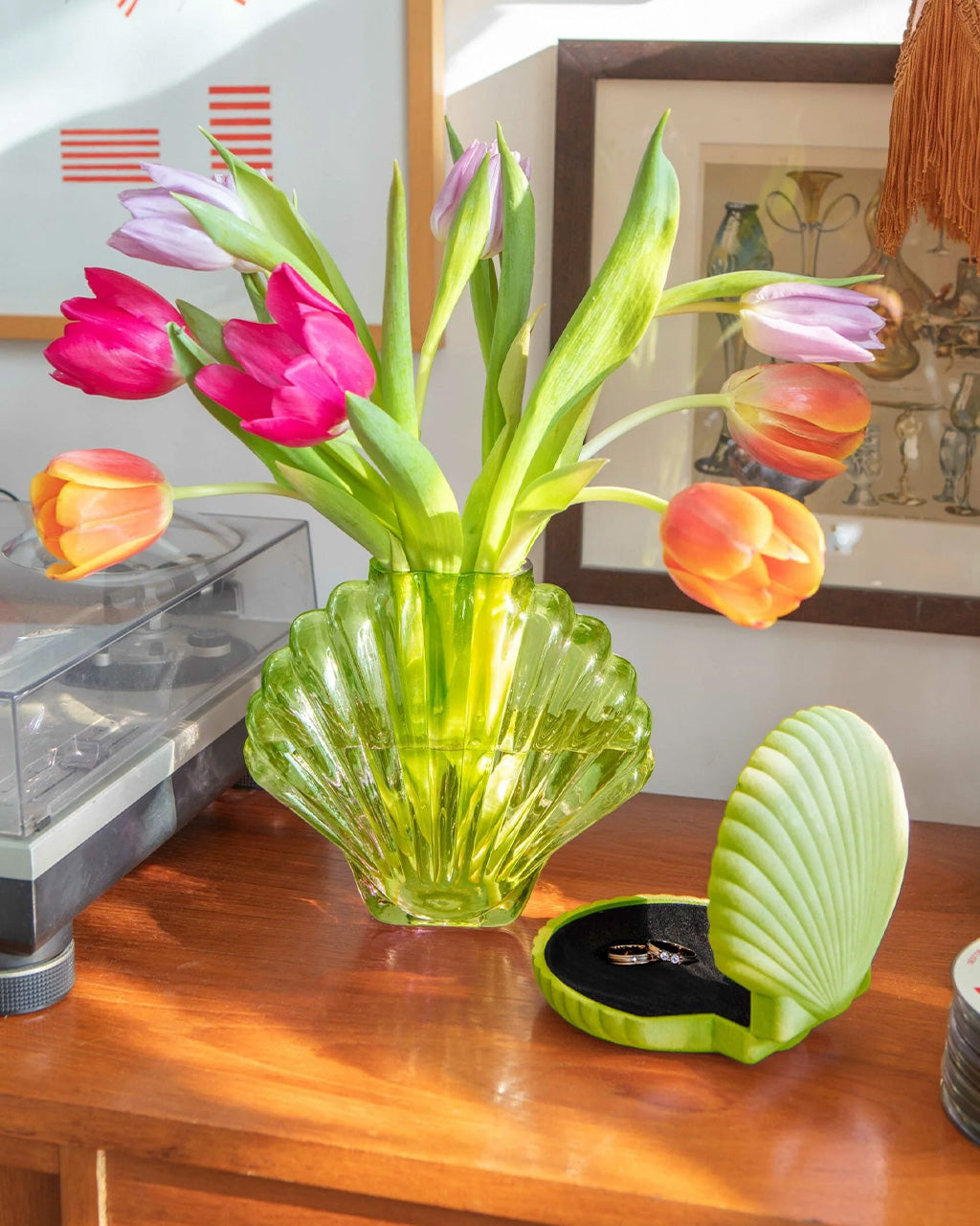 Lime Green Glass Seashell Vase – ban.do
