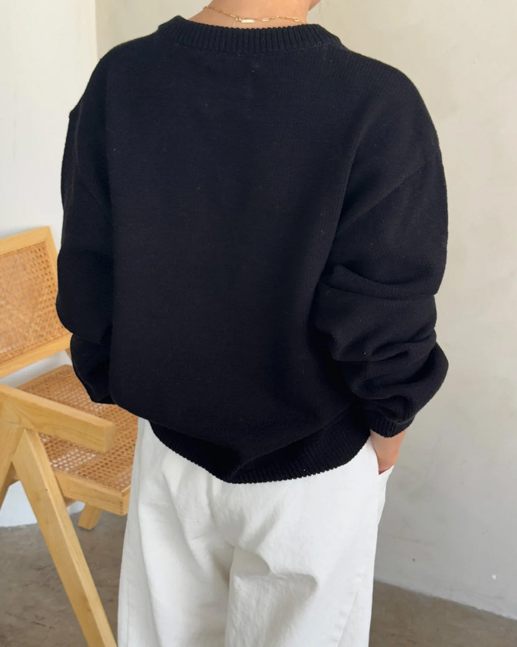 Gabby Cotton V-Neck Sweater - Black – ban.do