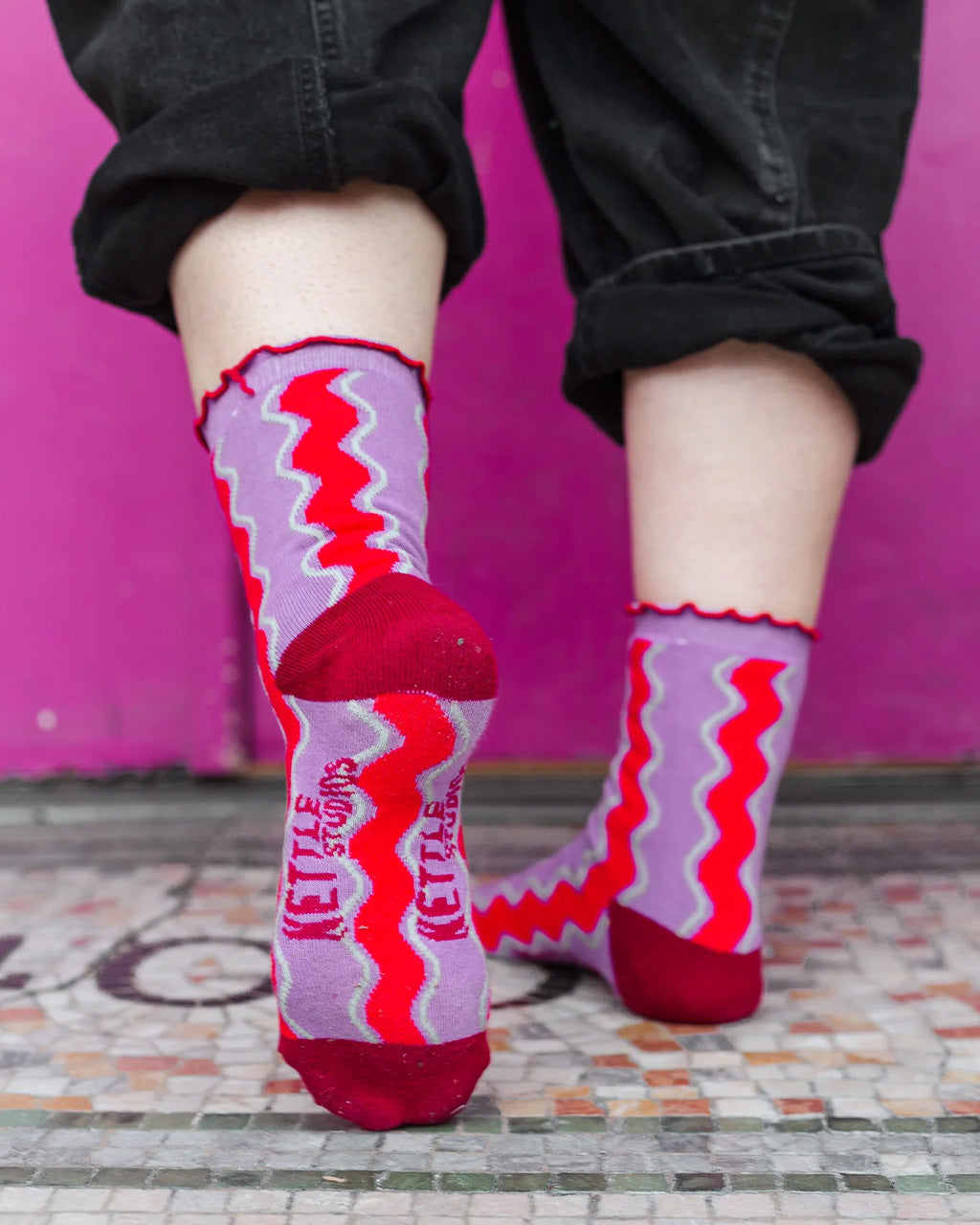 Wavy Stripe Ruffle Socks – ban.do