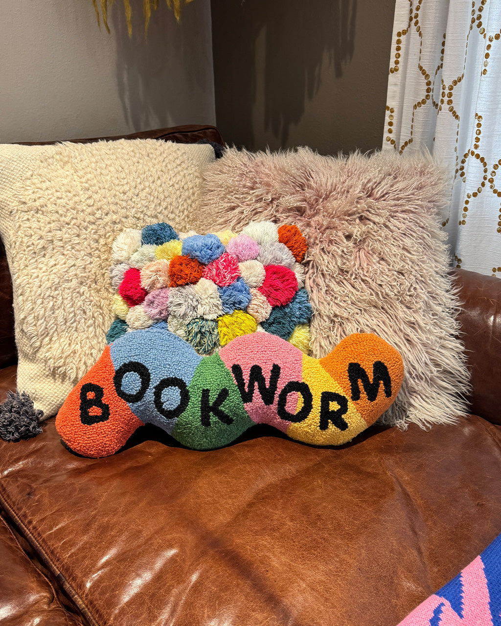 Bookworm Hook Pillow – ban.do