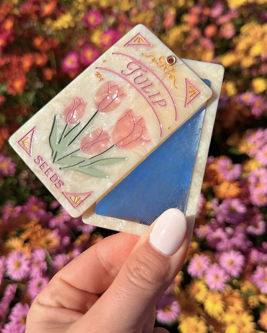 Hand-painted Tulip Seeds Compact Mirror – ban.do